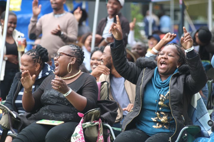 Bahleke kwaba buhlungu izisu kwiSimphiwe Shembe Comedy Show | Eyethu News
