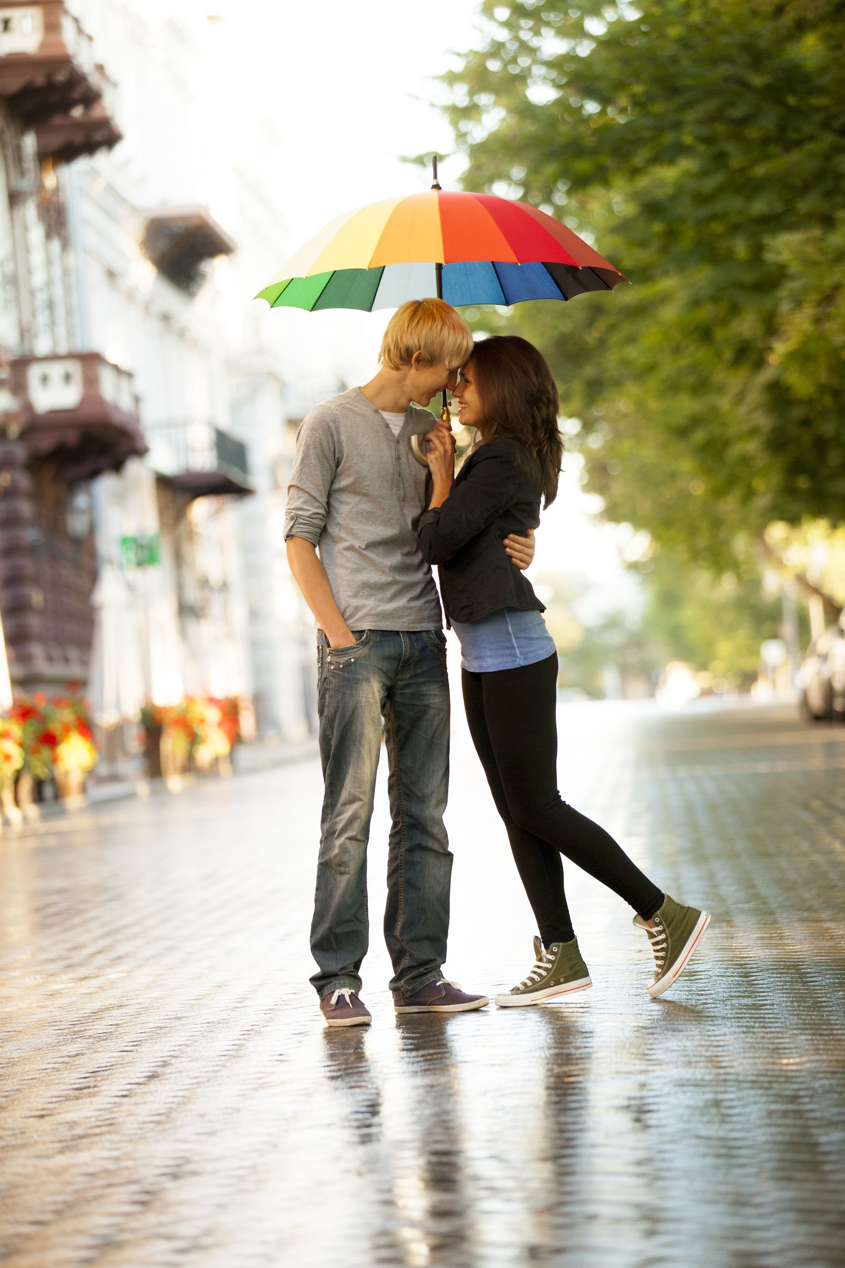When is the right age for your teen to start dating? | Eyethu News
